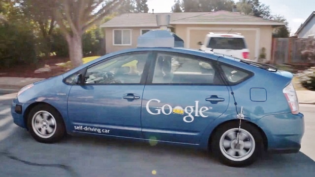 El auto de Google que se maneja solo puede verlo todo