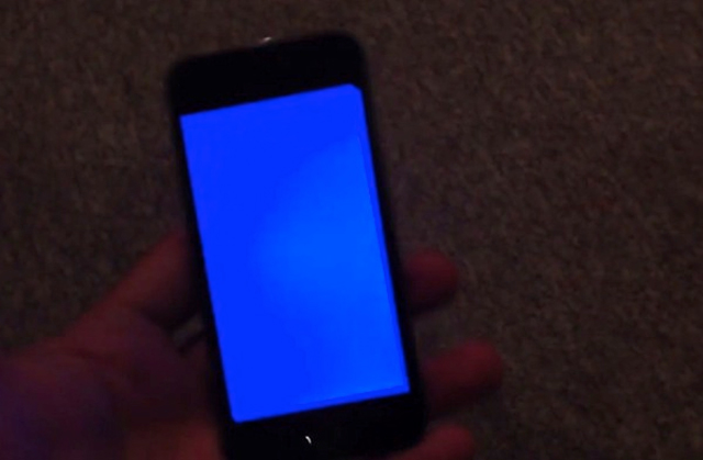 La "pantalla azul de la muerte" ahora en el iPhone 5S