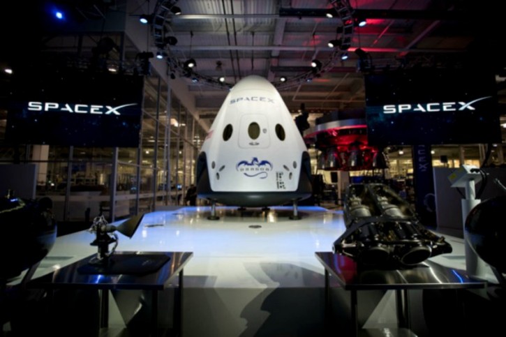 Presentan el primer taxi espacial