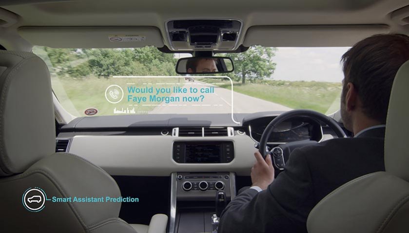 Land Rover presenta su Smart assistant y Widescreen projection