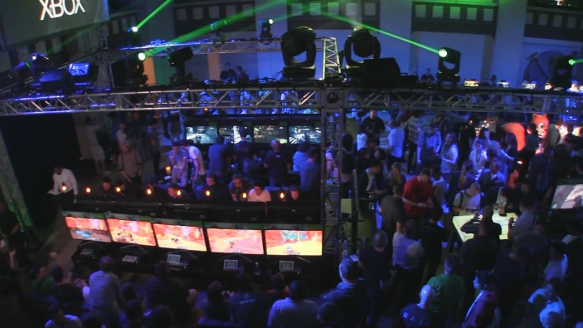 #E32015 Recorriendo y jugando en la fiesta de Xbox