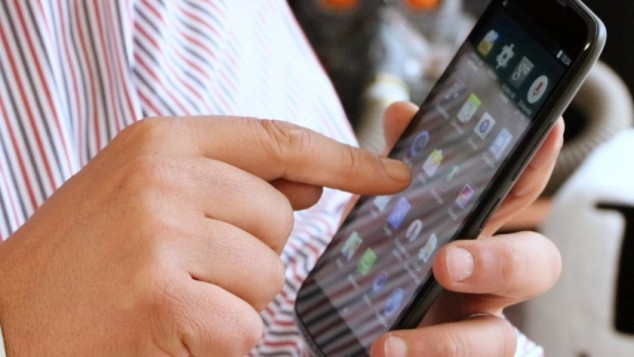 Unboxing: Smartphone Cobia CB615