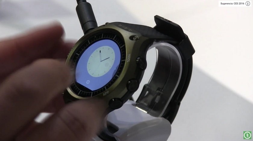 #CES2016: Smart Outdoor Watch, el primer reloj inteligente de Casio