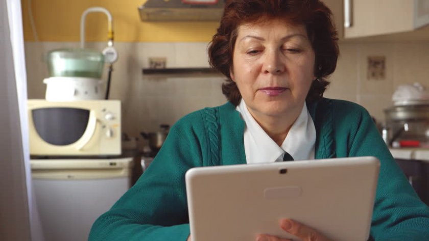 Cómo no ser una 'mamá incómoda' en Facebook