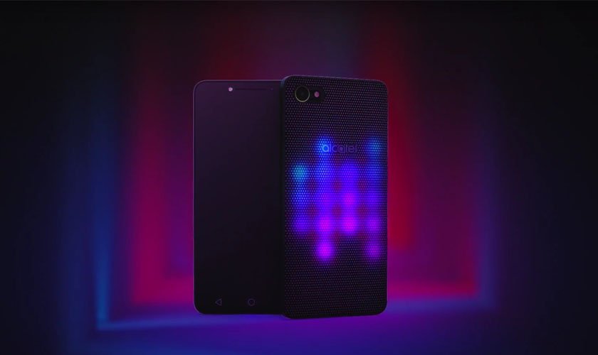 Alcatel sorprende con smartphone de luces LED en MWC 2017