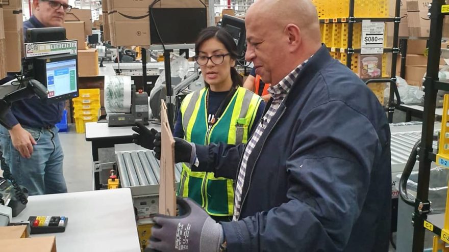 unocero - Visitamos el nuevo Centro de Distribución de Amazon en México