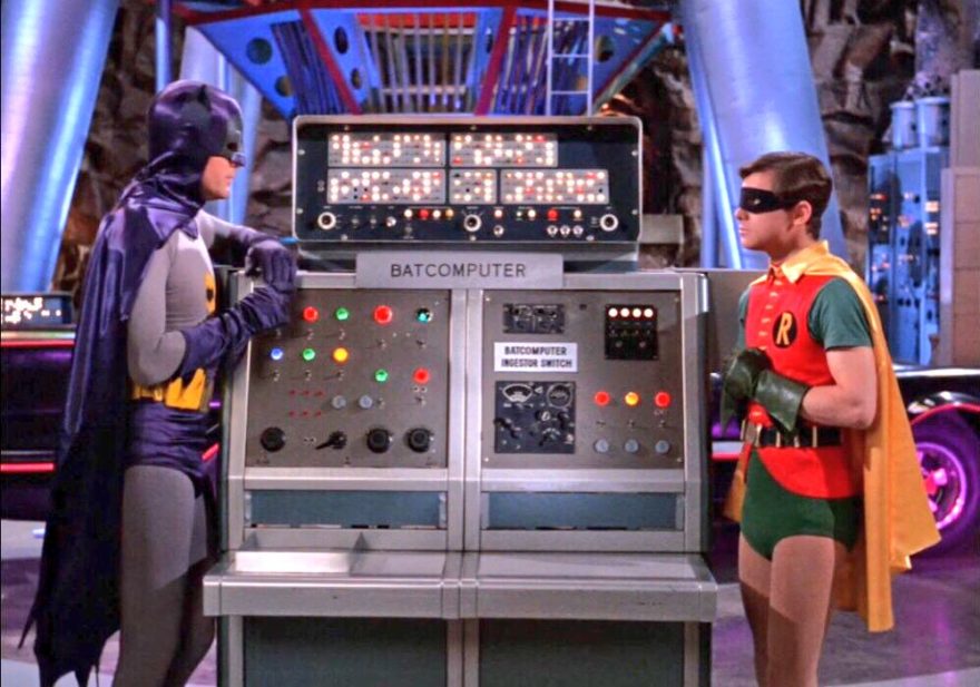 unocero - 5 tecnologías retro de Batman que siempre quisimos tener