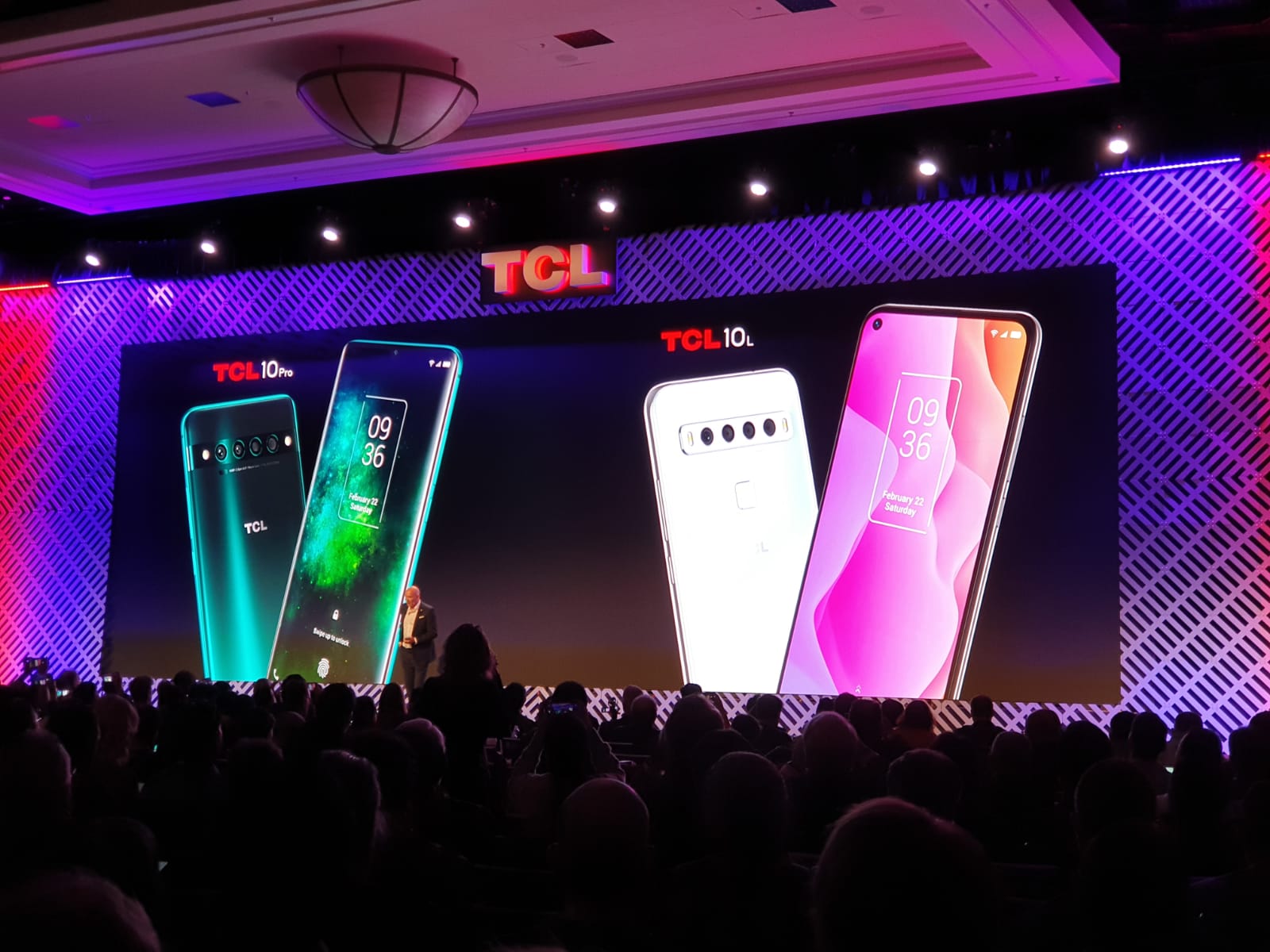 unocero - CES 2020: TCL anunció una nueva serie de smartphones que costarán menos de 500 dólares