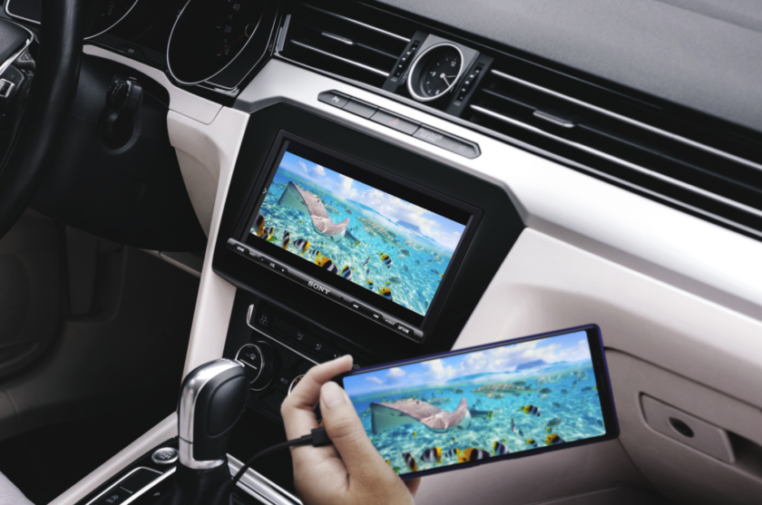 unocero - Esta pantalla de Sony hace “inteligente” tu coche