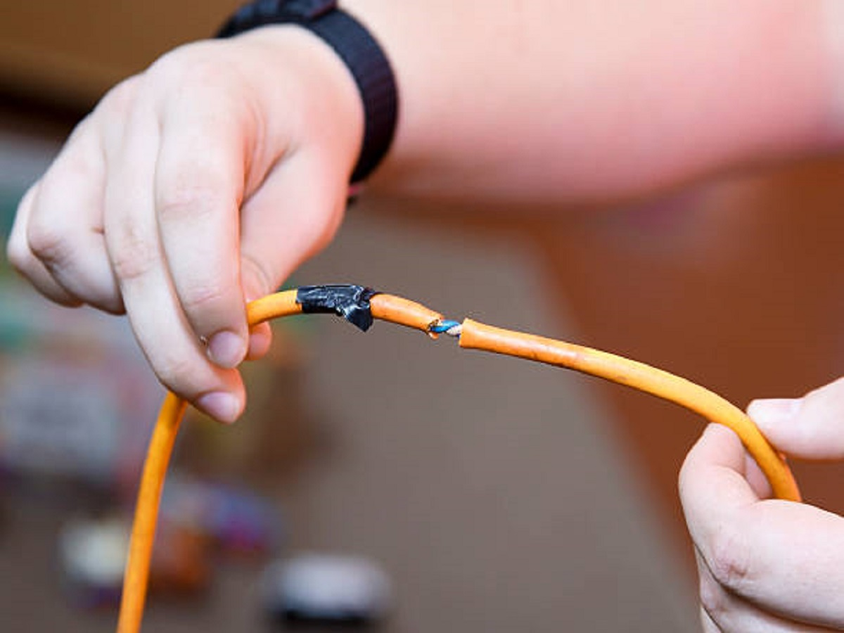 unocero - 4 tips para evitar que el cable de tu celular se dañe